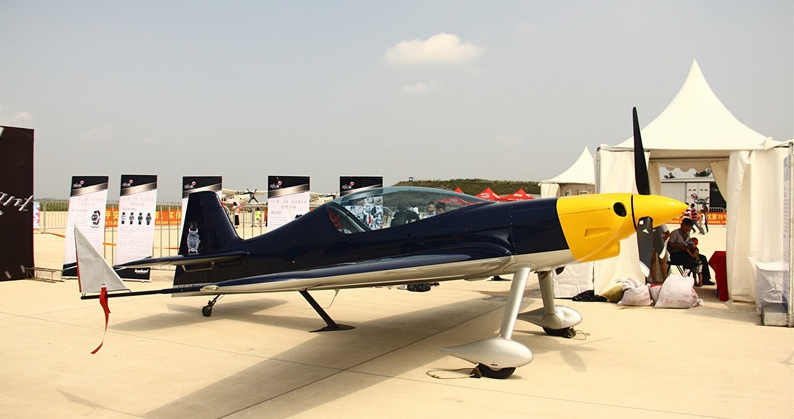 XA42无限制级特技飞机长啥样？_北京时间