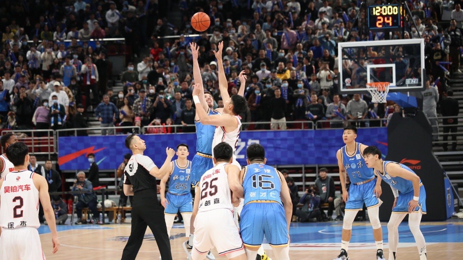 CBA京粤大战五棵松打响 广东全场制造40次罚篮 北汽男篮憾负对手_北京时间
