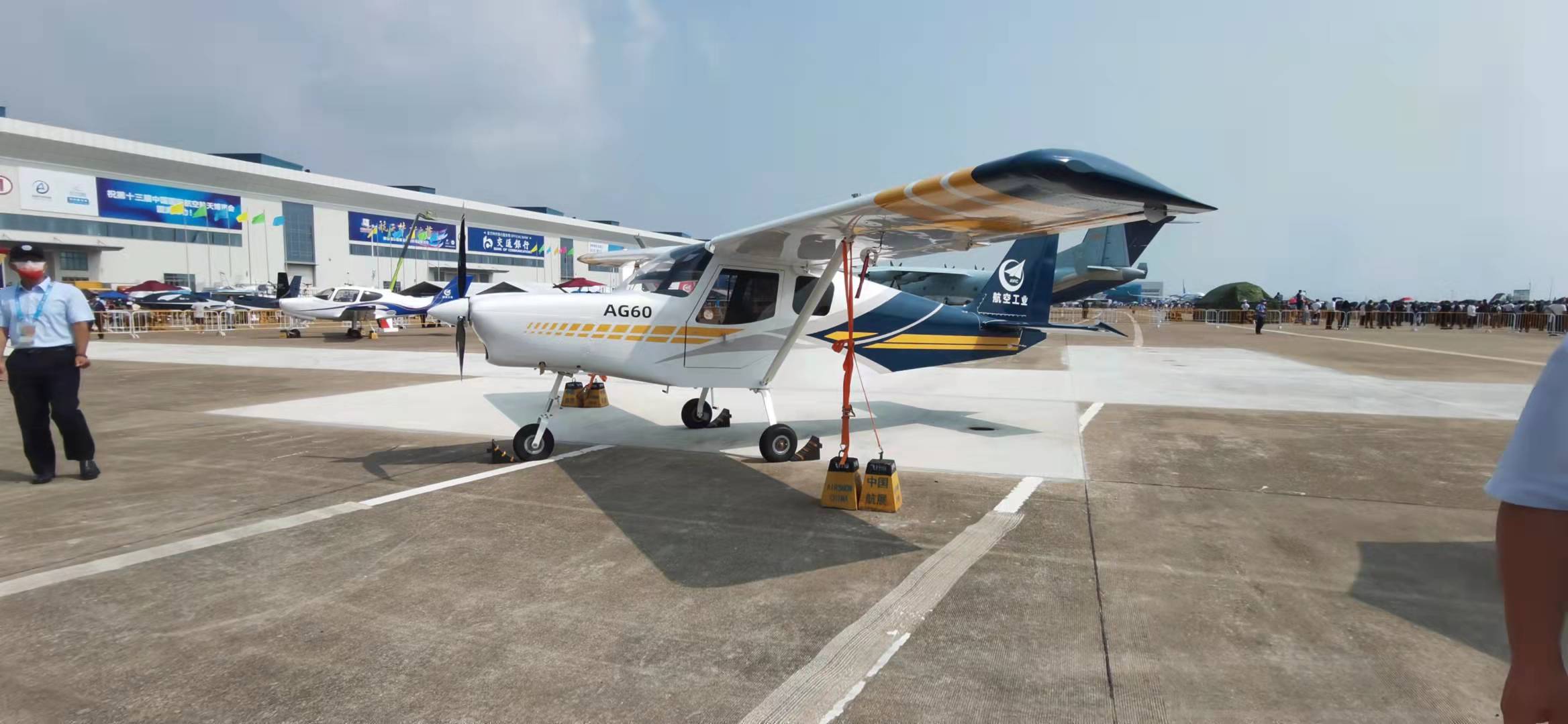 珠海航展：国产AG60轻型运动飞机首次亮相_北京时间